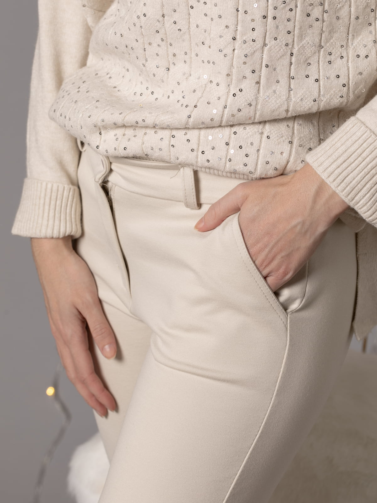 Milano stitch Chinese type pants Crudo colour | 4x4 woman